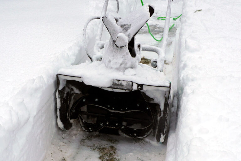 Certified Electric Snow Blower Review - CanadaReviewed